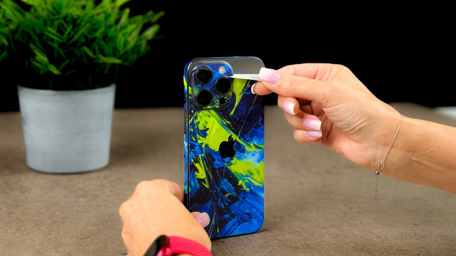 Mastering the Art of Applying Tech Skins: The Ultimate Guide – Qskinz™