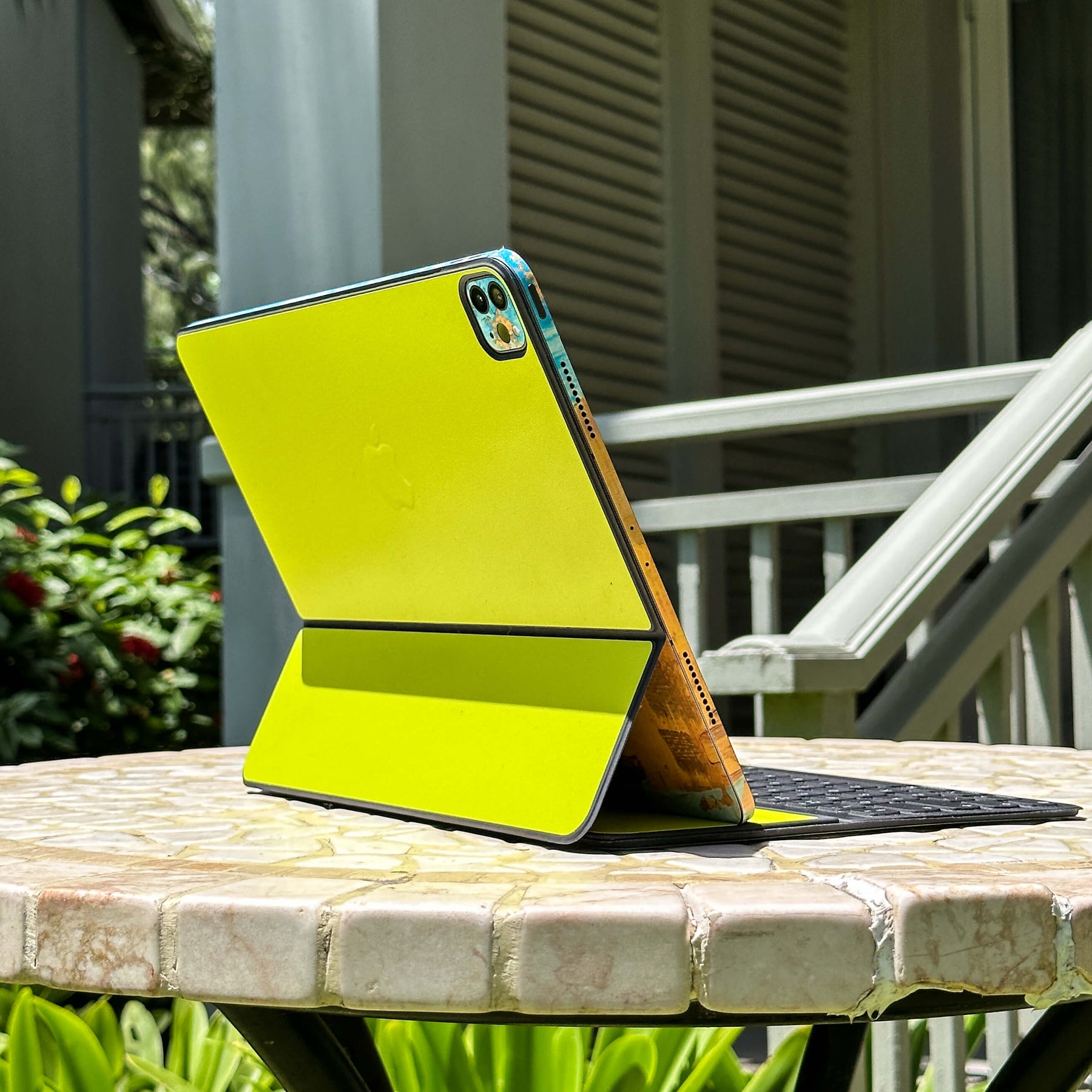 Surface LAPTOP GO 2 LUXURIA Lime Green Textured Skin – Qskinz™